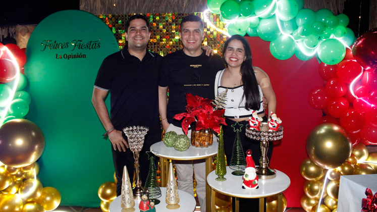 La Opinión celebró la Navidad con fiesta a sus empleados