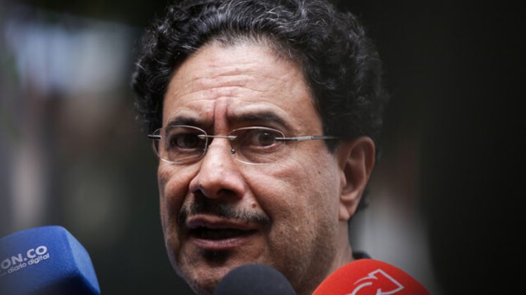 Iván Cepeda exige a periodistas no difundir especulaciones sobre su salud