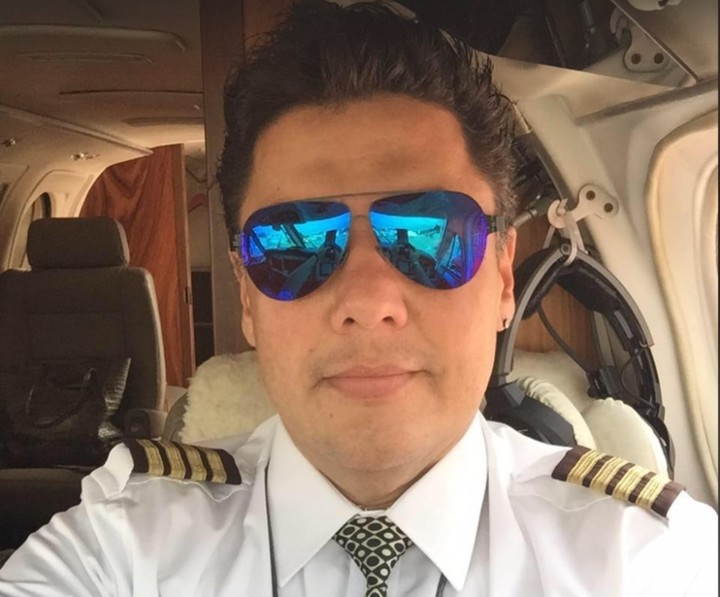 Los dos capitanes con miles de horas de vuelo al mando del avión de ...