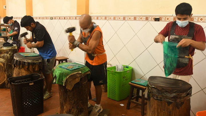 ¿Hoja de coca saborizada? Así se comercializa en Bolivia