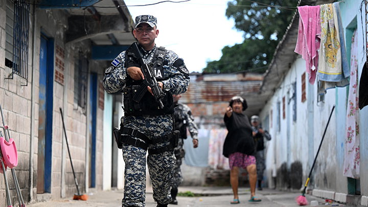 Militares asedian a las pandillas en sus bastiones en ciudad cercada en ...