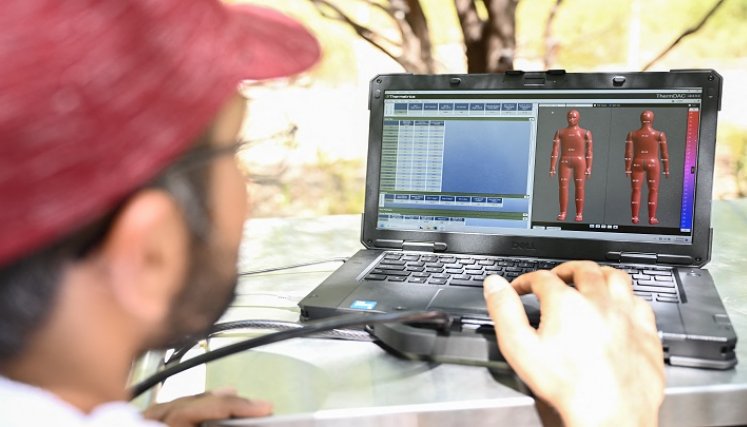 ANDI, el robot que suda y muestra el impacto de los golpes de calor en ...