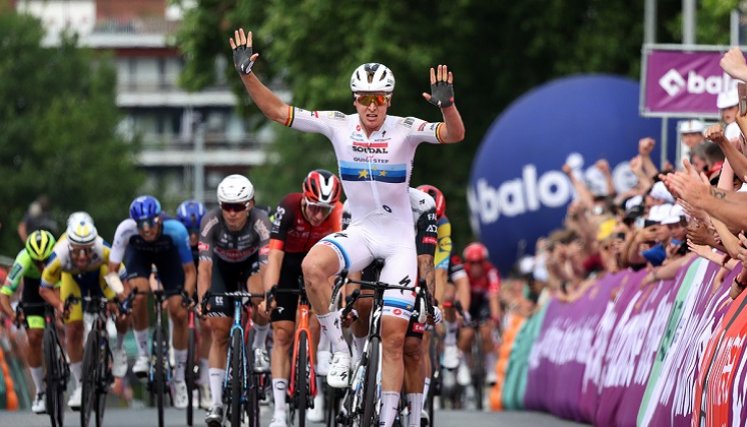 Tim Merlier se impuso en la tercera etapa del Tour de Francia, Santiago ...