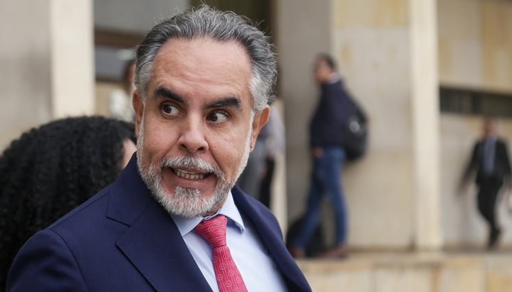 Procuraduría descarta fraude electoral en medio del choque entre Petro ...