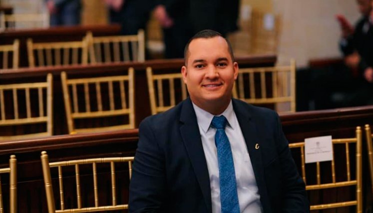 Candidato al Senado niega relación con escolta capturado con propaganda ...